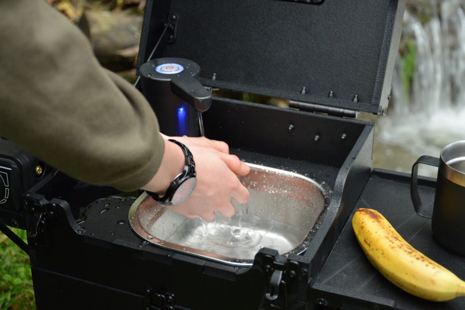 Rhino Pods – Cooking for adventure. A tough stand-alone kitchen in a ...